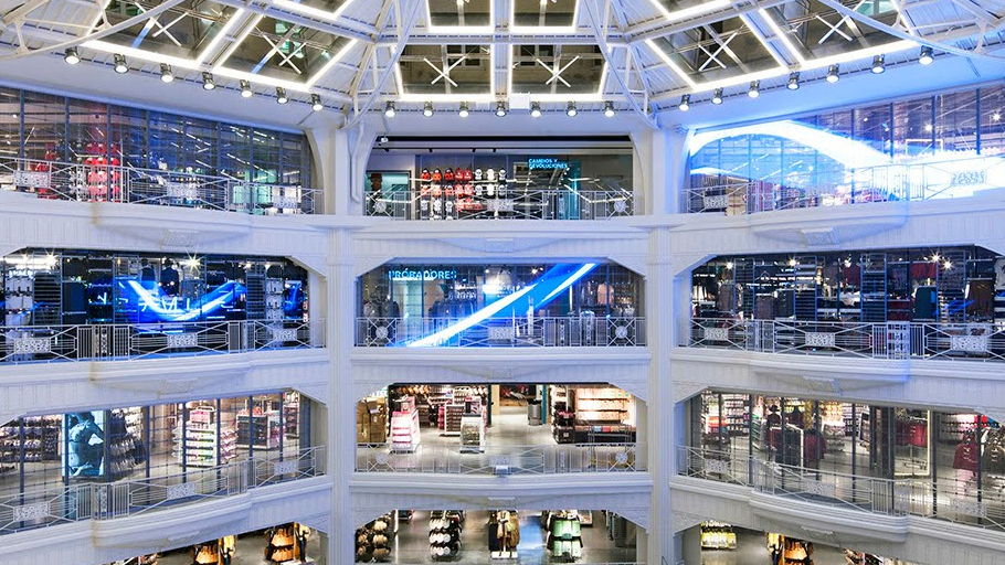 Transforming Shopping Experiences: Indoor LED Displays for Malls in ...